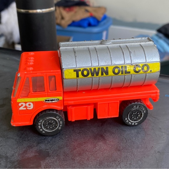 Toys | Vintage 1988 Remco Town Oil Co Diecast And Plastic Fuel Hauler ...
